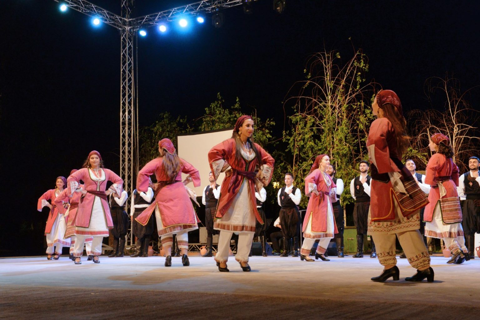 ΕΠΕΤΕΙΑΚΗ ΜΟΥΣΙΚΟΧΟΡΕΥΤΙΚΗ ΒΡΑΔΙΑ ΣΤΟ ΑΛΣΟΣ ΠΕΡΙΣΤΕΡΙΟΥ — Δήμος Περιστερίου